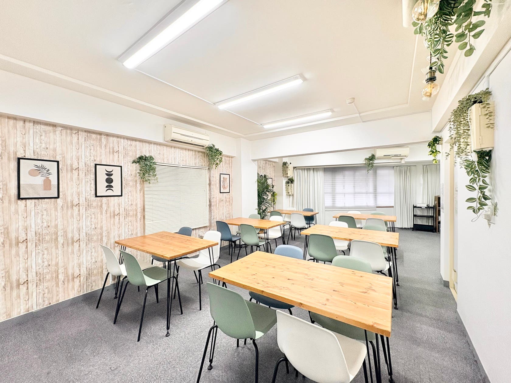 NEW！【飯田橋１分】地下鉄出口5ｍ🏢！最大24名/会議・女子会・ボドゲ等！歓送迎会・パーティ利用可/アルコール含む飲食可🍷の写真1