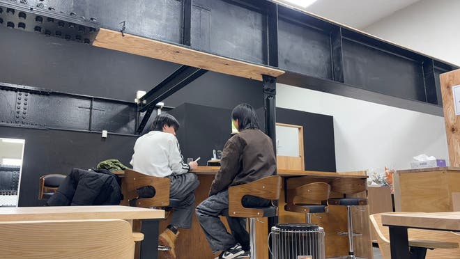 【立席最大30名、着席24名利用可】WI-FI完備■小規模の会議や交流会、撮影に!の写真1