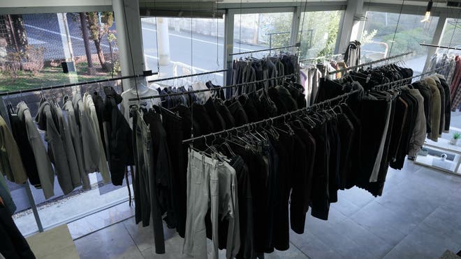 【下北沢駅5分】無料什器も充実の簡単ポップアップ!自然光で明るい路面スペース/1日料金で12時間使用の写真5