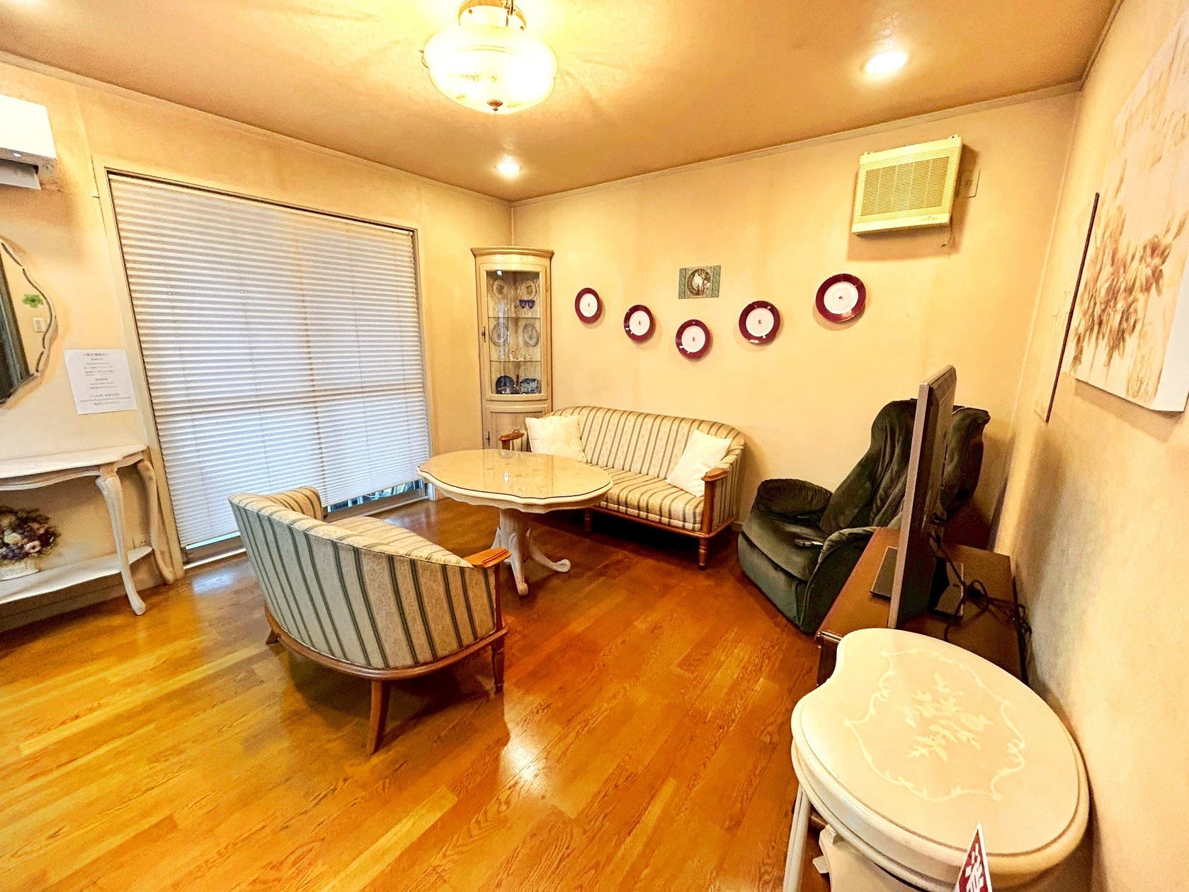 落ち着いた雰囲気の一軒家スペースです。ご友人様との集まりや語らいを、ゆったりとした気持ちでお過ごしいただけます。の写真14