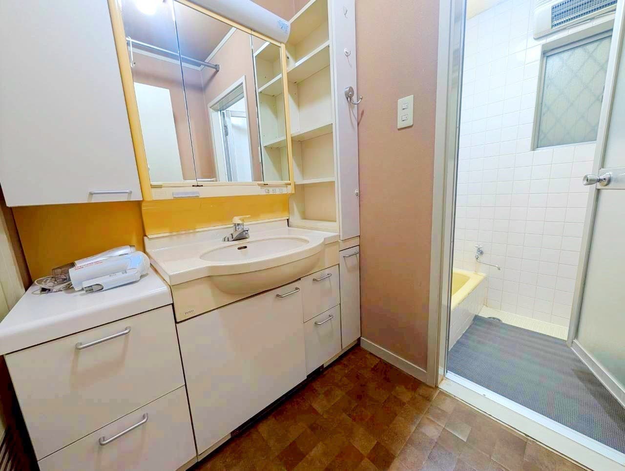 落ち着いた雰囲気の一軒家スペースです。ご友人様との集まりや語らいを、ゆったりとした気持ちでお過ごしいただけます。の写真21