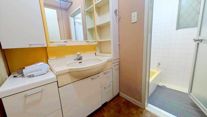 落ち着いた雰囲気の一軒家スペースです。ご友人様との集まりや語らいを、ゆったりとした気持ちでお過ごしいただけます。の写真21