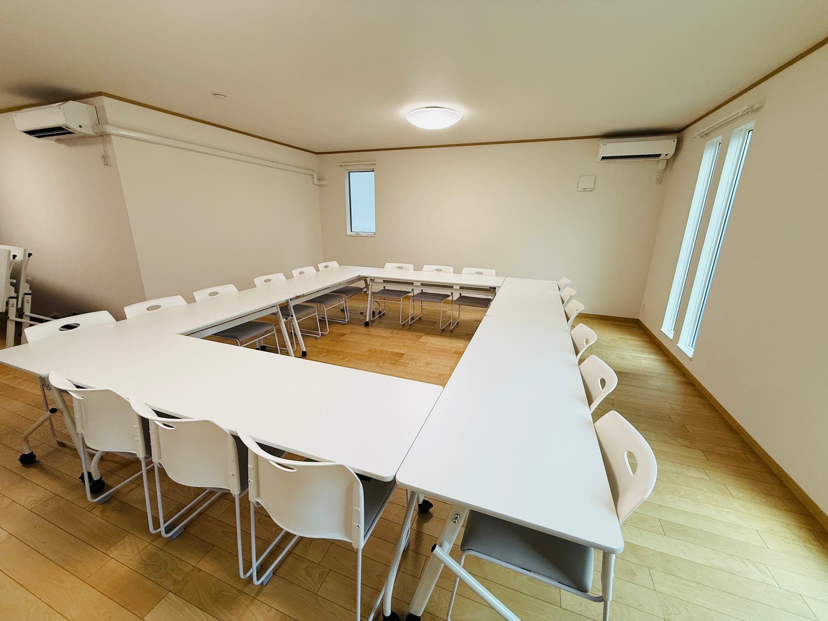【用賀駅徒歩6分🚃】レンタルスペース《要予約》教室開講OK：ひだまりルーム✨（テーブル＆イスあり）の写真2