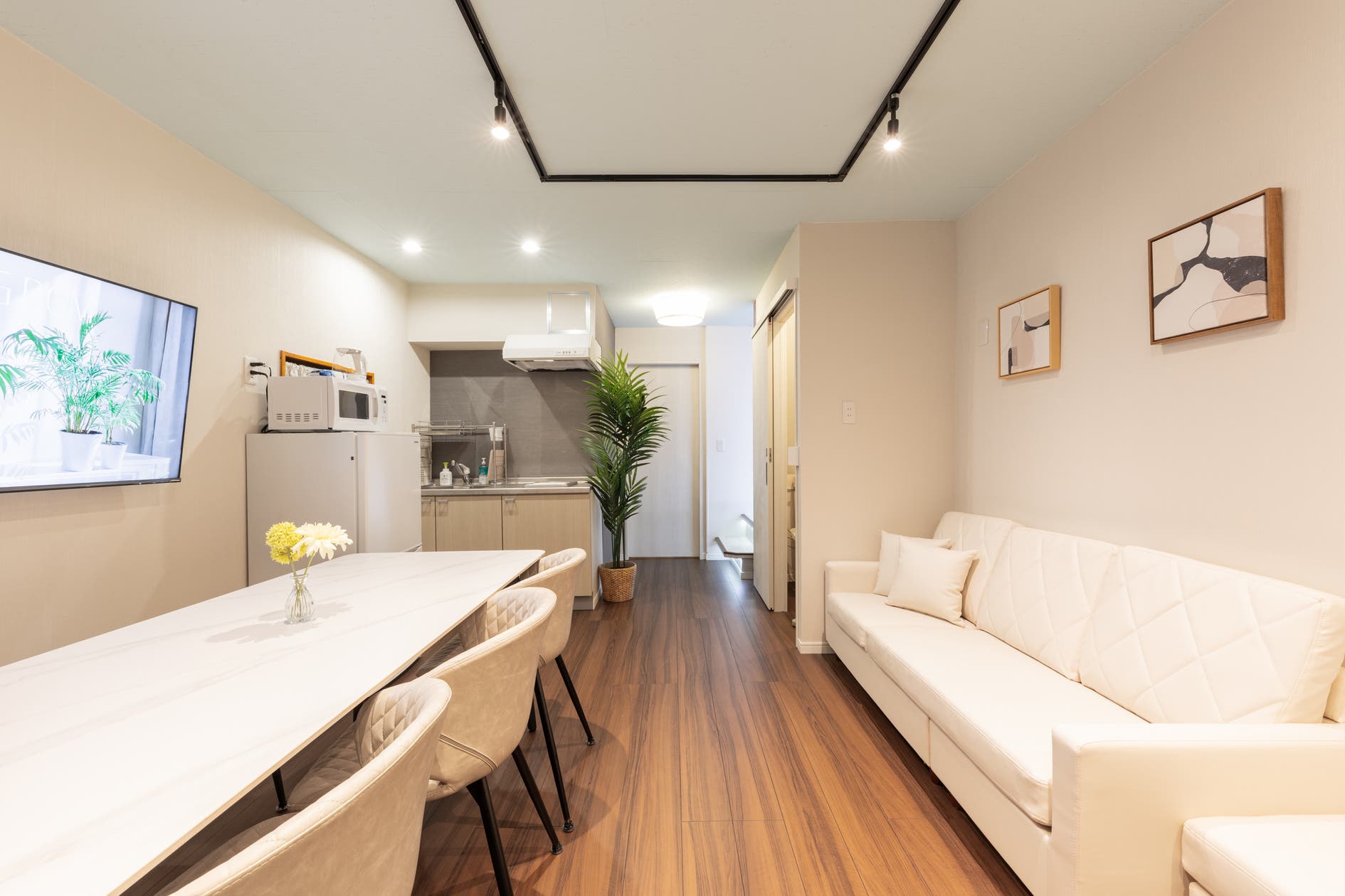 駅チカ！隠れ家スペース🙈24H利用🉑最大10名✨飲み会🥂女子会🎀誕生日会🎂毎日清掃✨の写真1