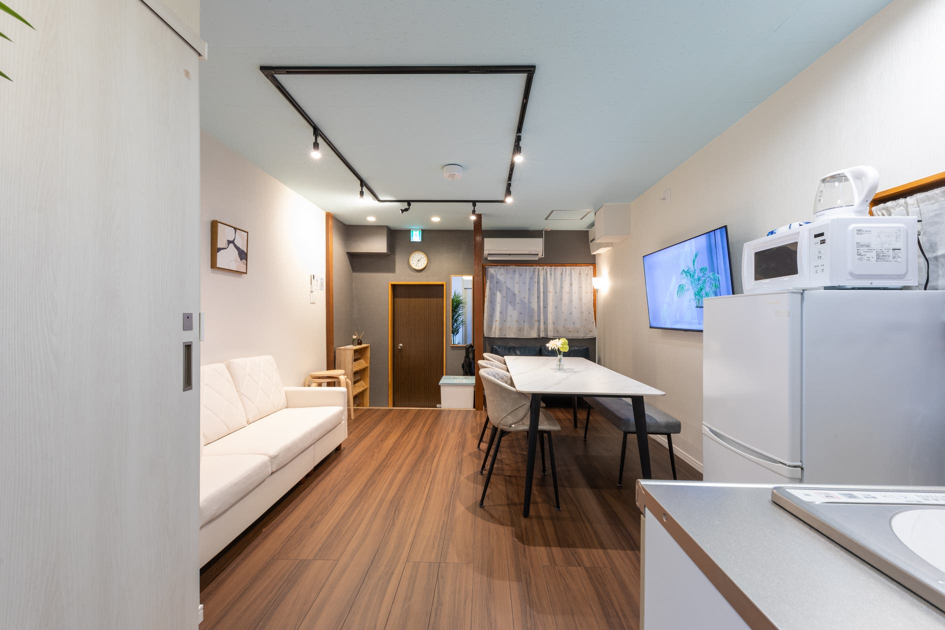 駅チカ！隠れ家スペース🙈24H利用🉑最大10名✨飲み会🥂女子会🎀誕生日会🎂毎日清掃✨の写真3