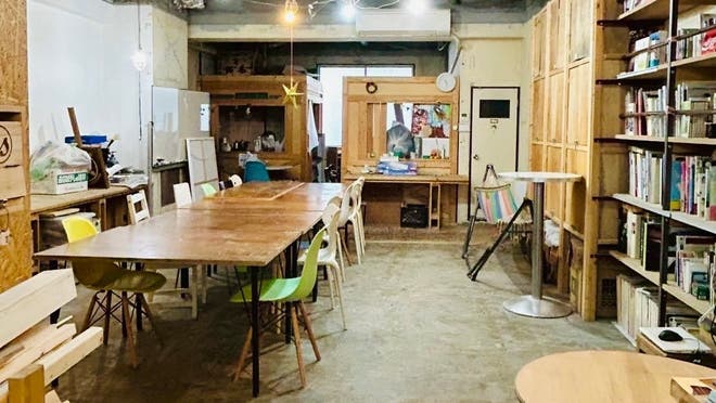 高島平駅から徒歩2分!図工室のような「秘密基地」の写真1