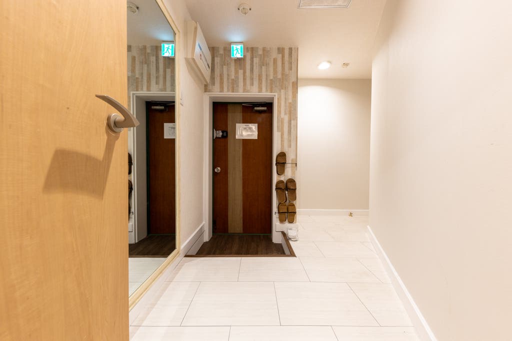 浅草駅チカ🚶‍♂️観光🍡女子会👯‍♀️ママ会👩‍👧‍👦パーティ🎉撮影📸いろいろ使えるモダンスペース✨最大10名の写真11