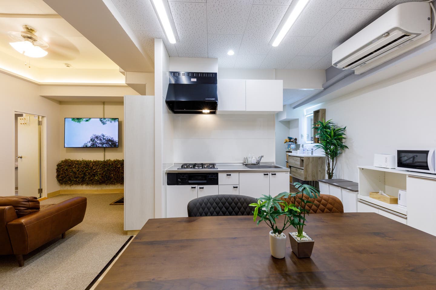 【浅草駅徒歩3分】最大10名👫観光🍡女子会👯‍♀️パーティ🎉撮影📸会議💻モダン空間2Fの写真6