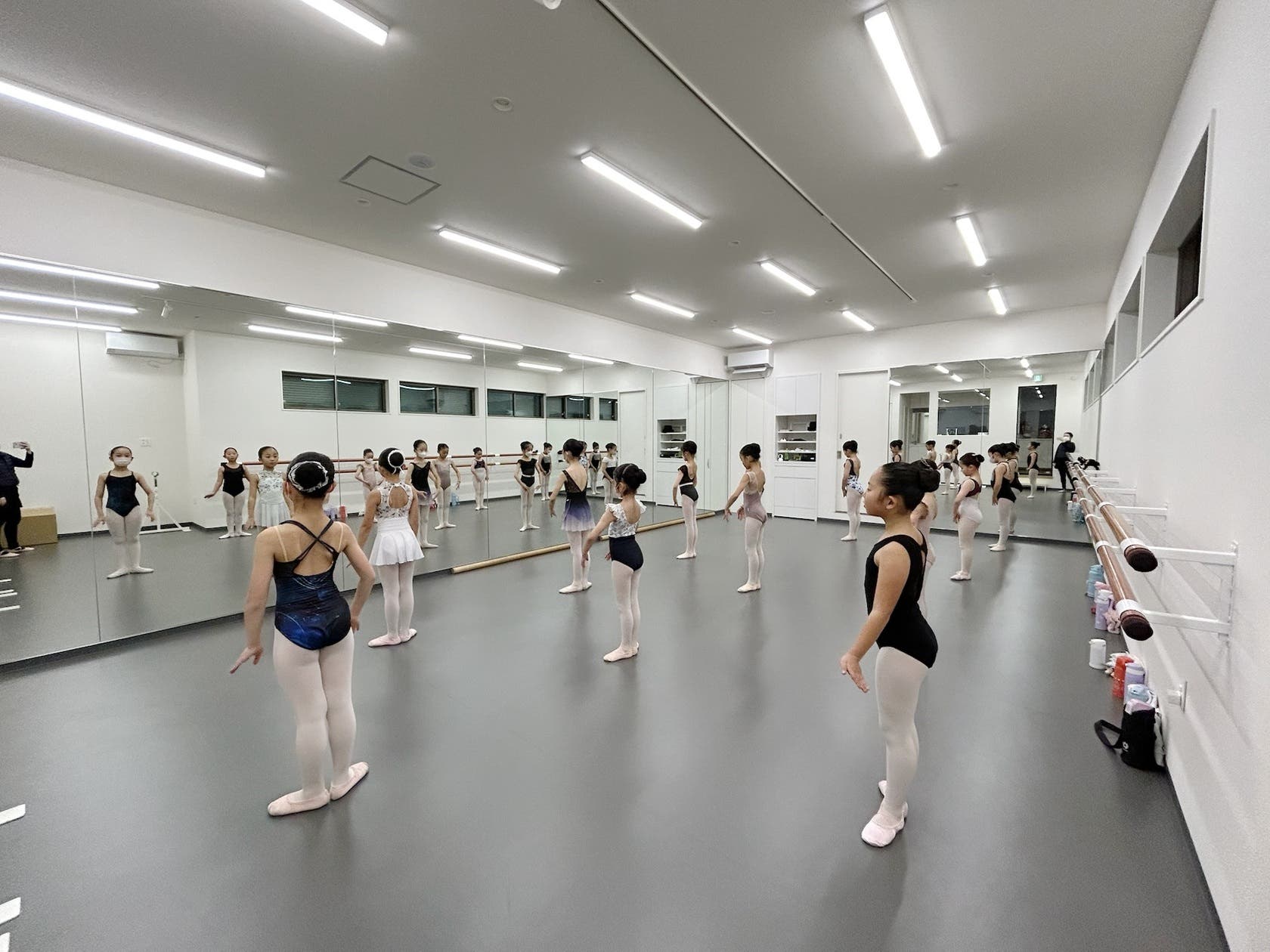 リノ・衝撃吸収床の綺麗なスタジオ！各種ダンス自主練やWS開催などに！の写真5