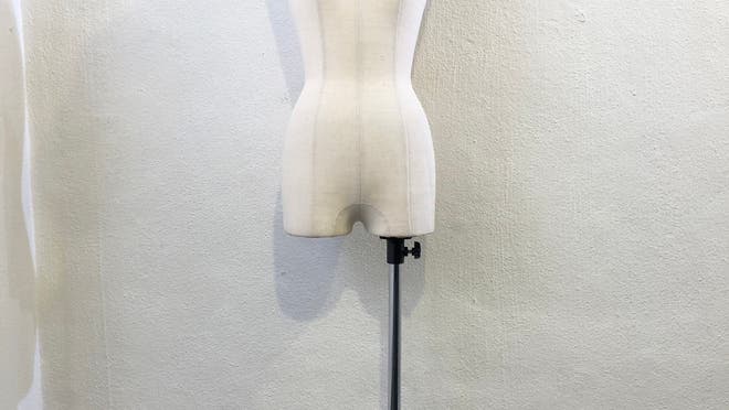 【表参道駅8分】撮影スタジオや展示会などに最適な白を貴重とした天高なレンタルスペースの写真6