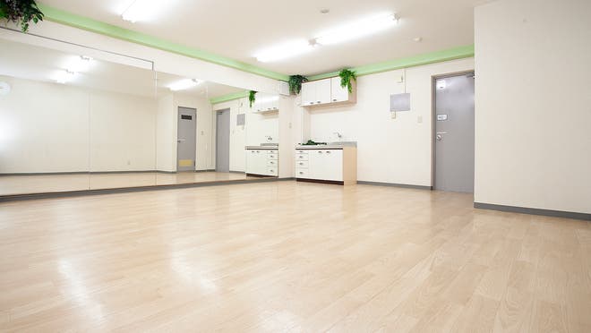 【新宿三丁目駅2分、新宿付近】(C)大型鏡計4.5m/広々30㎡スタジオでダンス・ヨガ・コスプレ・撮影・演劇におすすめ☆の写真2