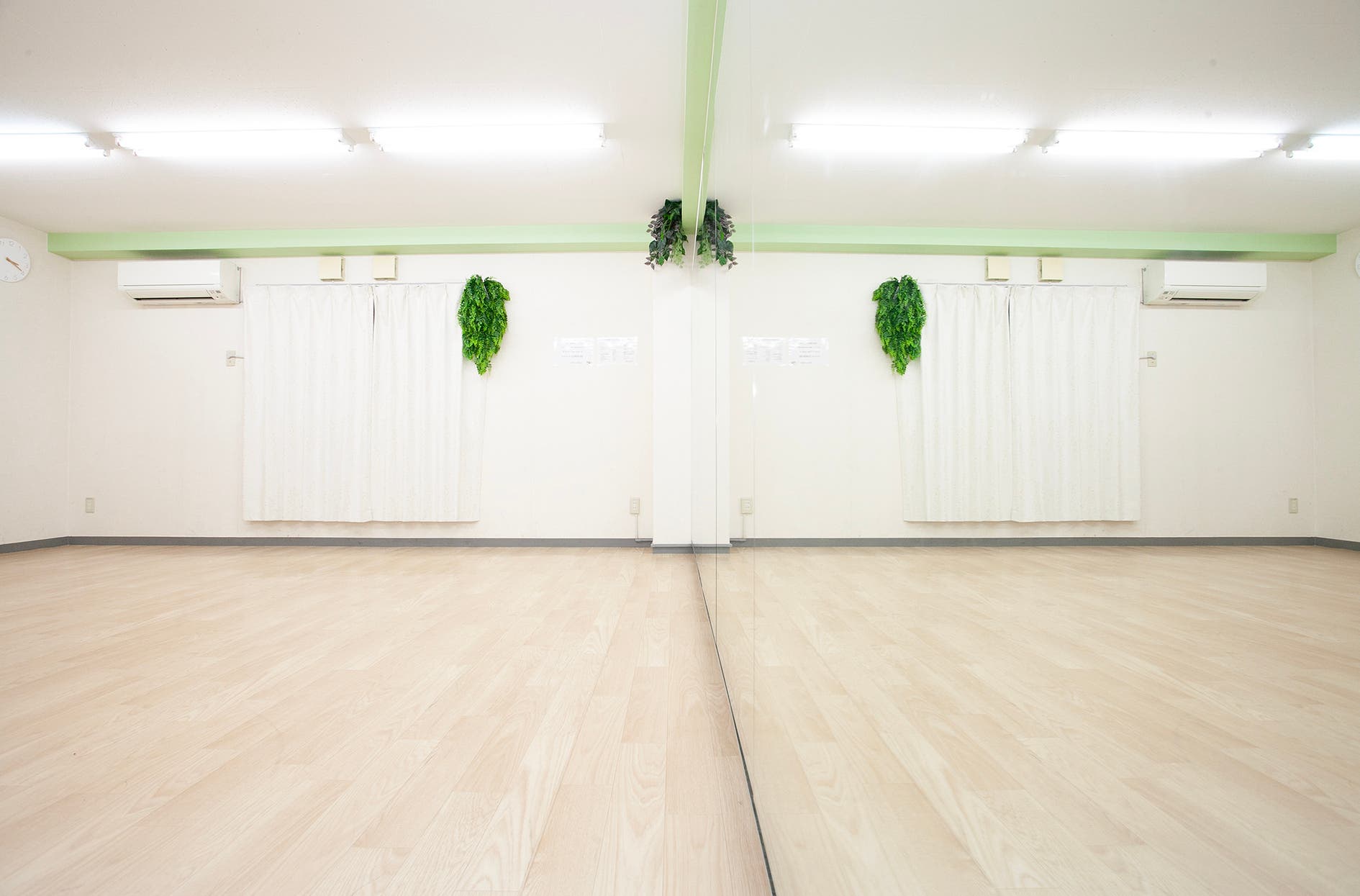 【新宿三丁目駅2分、新宿付近】(C)大型鏡計4.5m／広々30㎡スタジオでダンス・ヨガ・コスプレ・撮影・演劇におすすめ☆の写真4