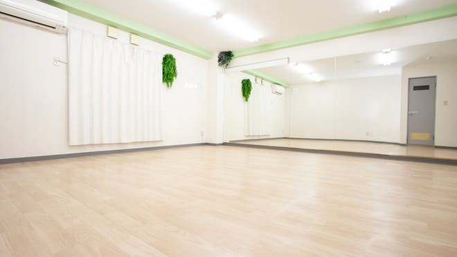 【新宿三丁目駅2分、新宿付近】(C)大型鏡計4.5m/広々30㎡スタジオでダンス・ヨガ・コスプレ・撮影・演劇におすすめ☆の写真5