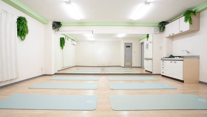 【新宿三丁目駅2分、新宿付近】(C)大型鏡計4.5m/広々30㎡スタジオでダンス・ヨガ・コスプレ・撮影・演劇におすすめ☆の写真6