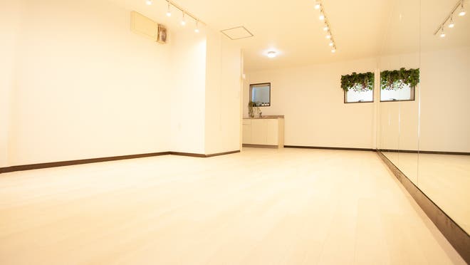 【新宿三丁目駅2分、新宿付近】(4)大型鏡計5M/広々25㎡スタジオでダンス・ヨガ・コスプレ・撮影・演劇におすすめ☆の写真9