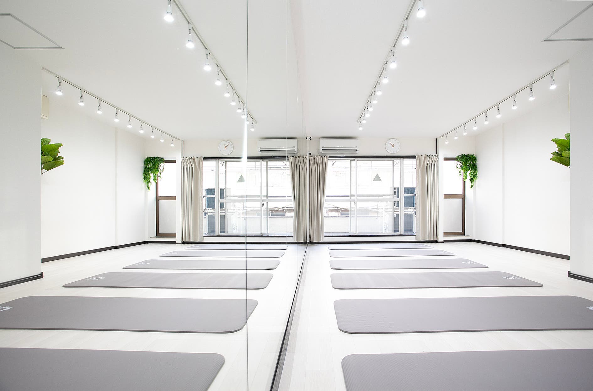 【新宿三丁目駅2分、新宿付近】(4)大型鏡計5M／広々25㎡スタジオでダンス・ヨガ・コスプレ・撮影・演劇におすすめ☆の写真12