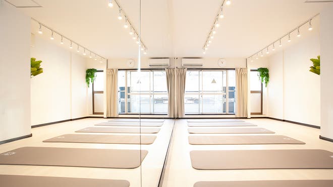 【新宿三丁目駅2分、新宿付近】(4)大型鏡計5M/広々25㎡スタジオでダンス・ヨガ・コスプレ・撮影・演劇におすすめ☆の写真13