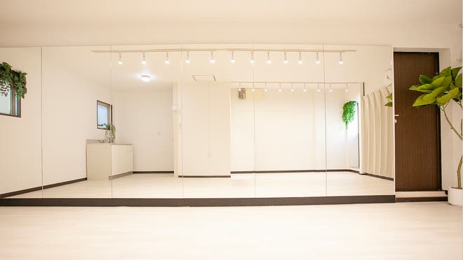 【新宿三丁目駅2分、新宿付近】(4)大型鏡計5M/広々25㎡スタジオでダンス・ヨガ・コスプレ・撮影・演劇におすすめ☆の写真16