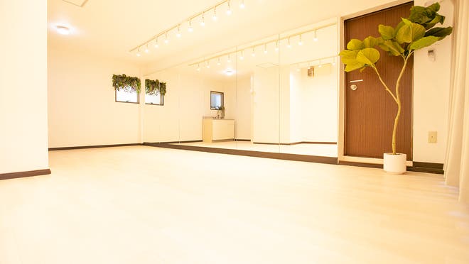 【新宿三丁目駅2分、新宿付近】(4)大型鏡計5M/広々25㎡スタジオでダンス・ヨガ・コスプレ・撮影・演劇におすすめ☆の写真17