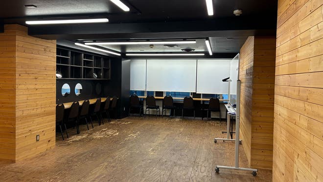 【406】2025/12/29増床OPEN!楽屋や控室にもぴったり✨最大18名収容可能!最短2時間✨鏡あり💄飲食持ち込みOK✨の写真3