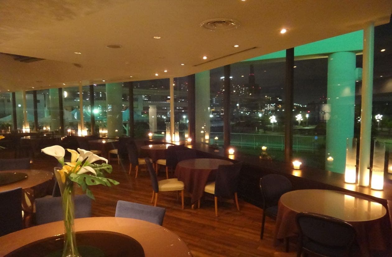 【三ノ宮・神戸・元町】全面ガラス張りのオーシャンビュー、神戸を代表するオブジェの夢空間の写真5