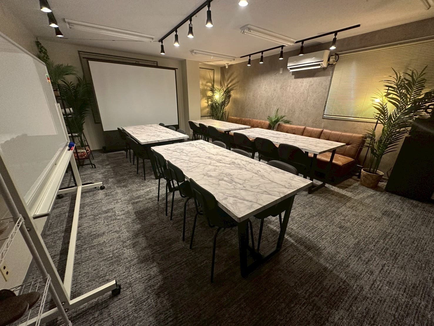 NEW！【八丁堀駅徒歩2分！宝町駅徒歩3分！】最大24名/無料Wifi/会議・撮影・女子会・ボドゲ・パーティ等！飲食🍺🍷可！の写真7