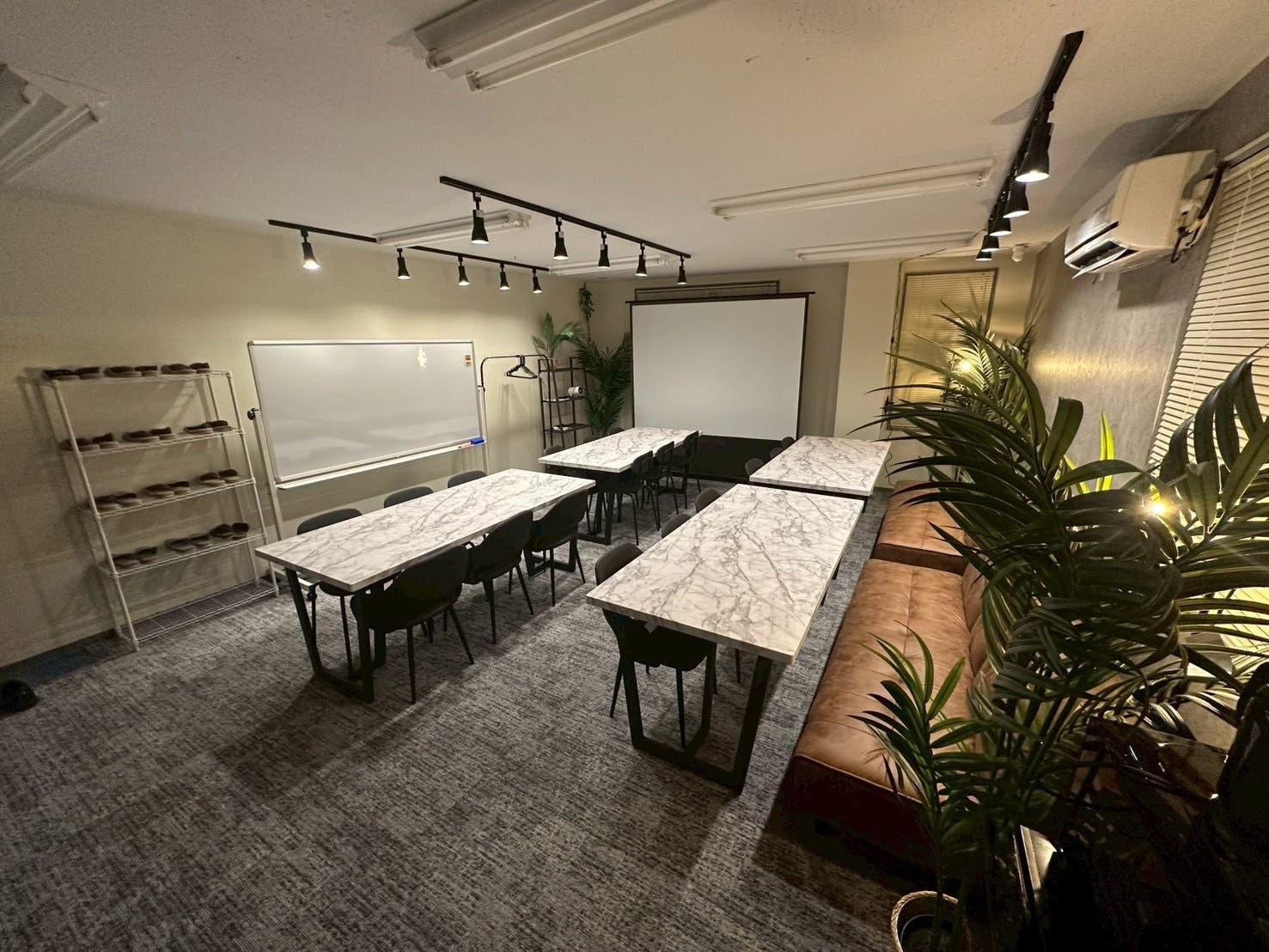 NEW！【八丁堀駅徒歩2分！宝町駅徒歩3分！】最大24名/無料Wifi/会議・撮影・女子会・ボドゲ・パーティ等！飲食🍺🍷可！の写真6