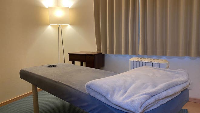 【警固・赤坂】自然光溢れる上質サロン✨本格ベッド・タオル完備で即施術OK/鍼灸・整体・エステ/副業・独立に最適!/完全個室の写真3