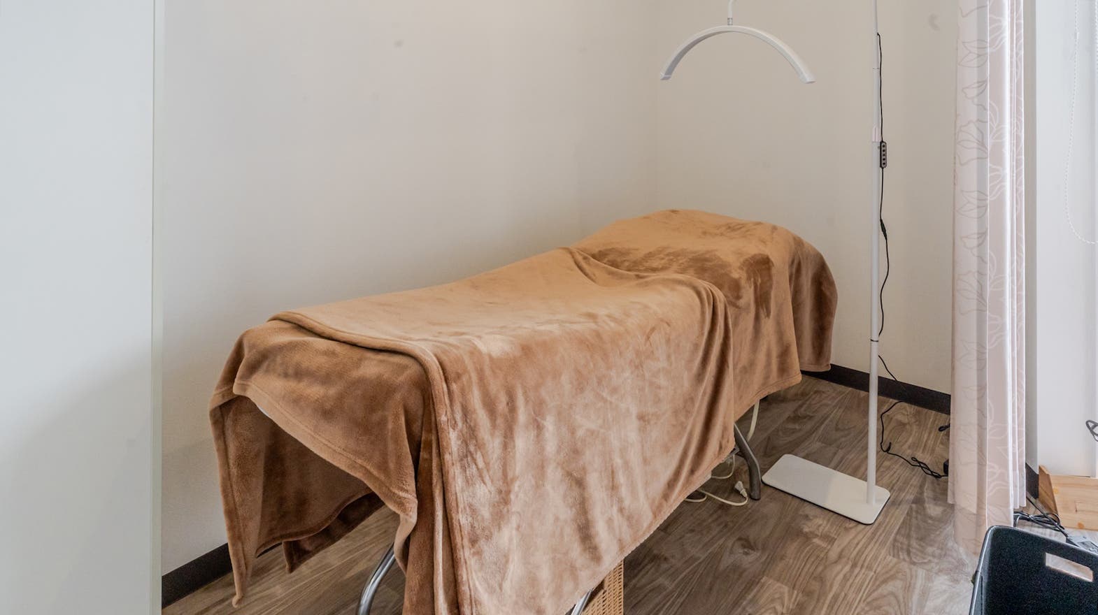 【ネイル向け共有スペース】初期費用0円で今日からここがあなたのサロン。自分の“屋号”が使えるネイル・フットケア向け施術スペースの写真13