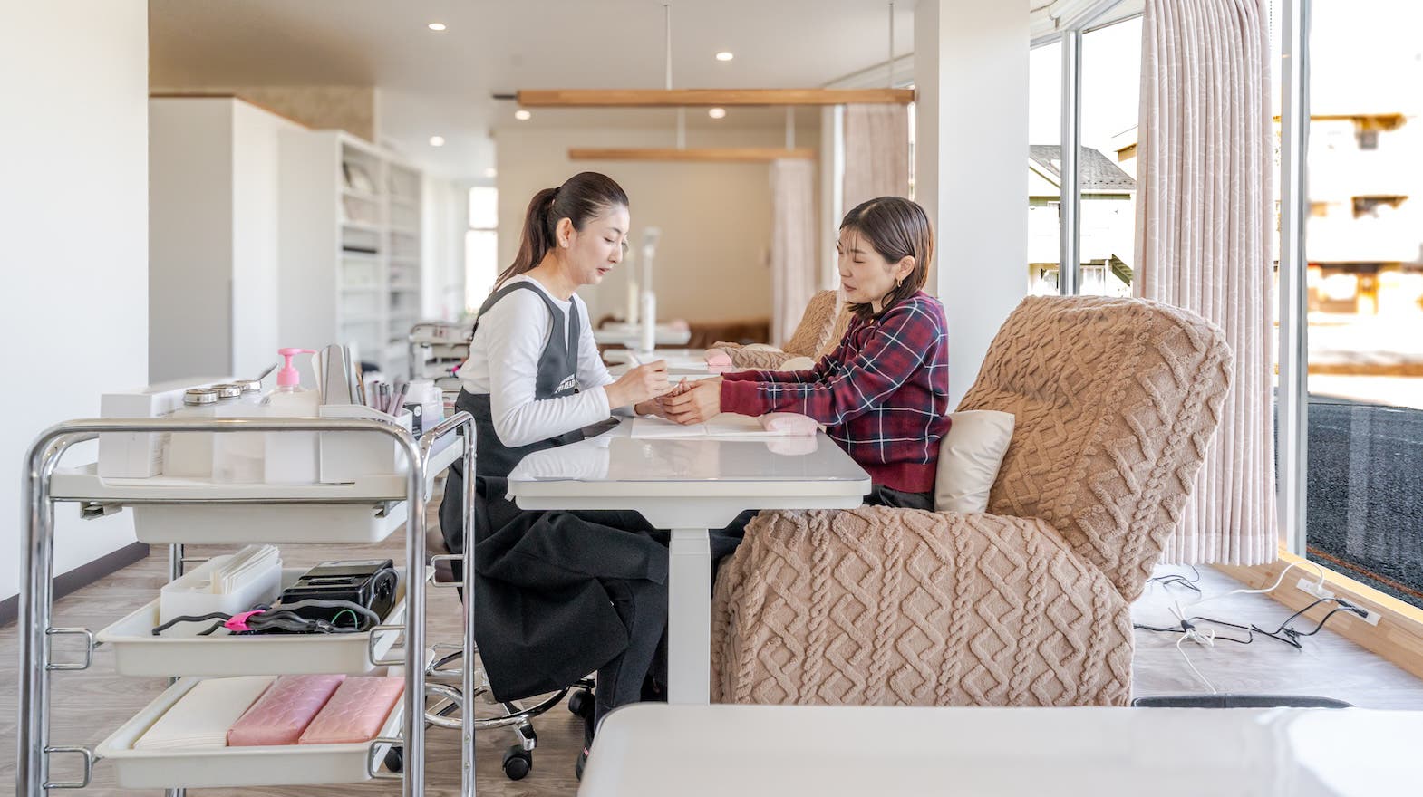 【ネイル向け共有スペース】初期費用0円で今日からここがあなたのサロン。自分の“屋号”が使えるネイル・フットケア向け施術スペースの写真2