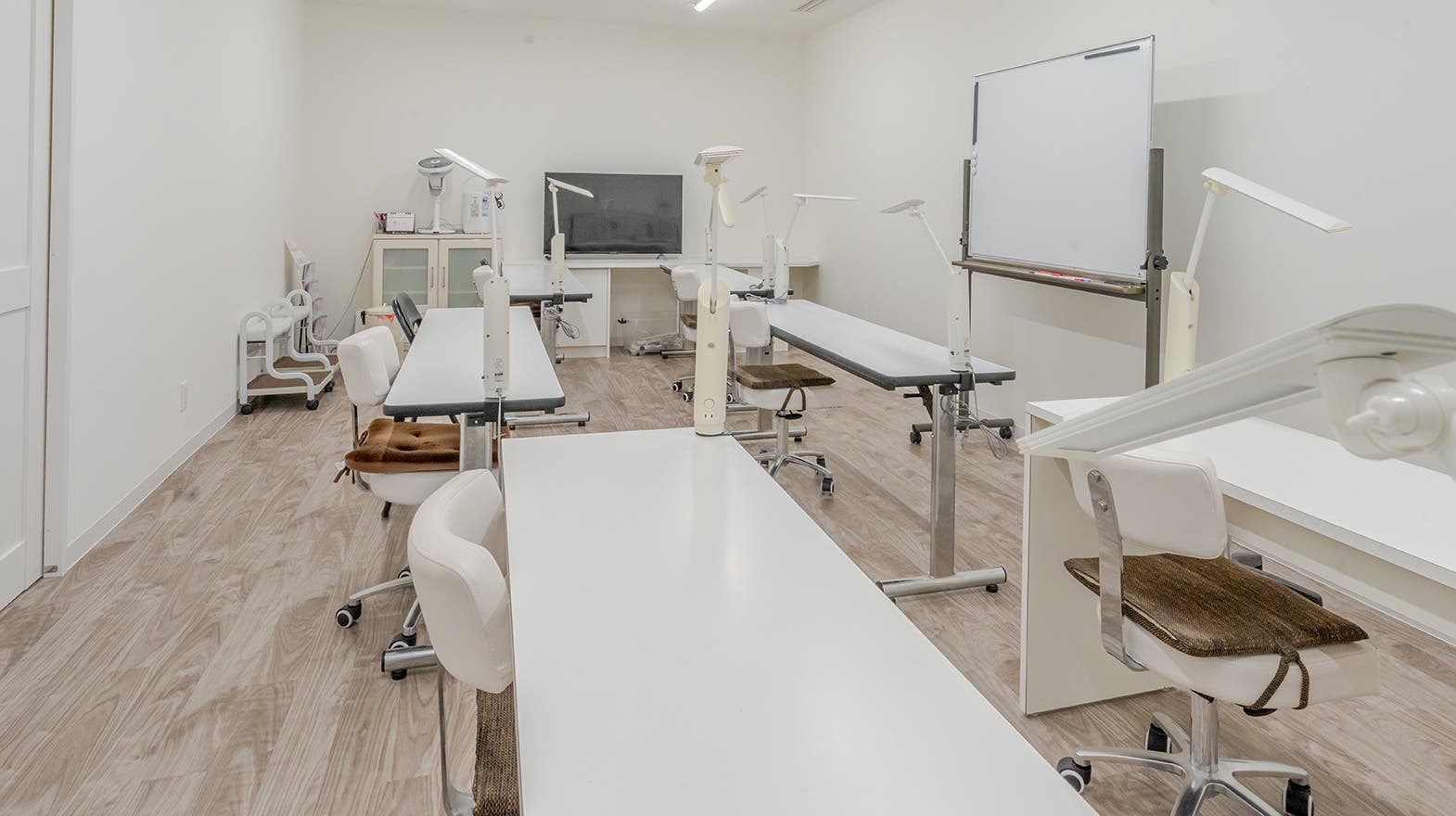 《NEWオープン🎉》会議・セミナー・講習会に最適。ママ会や少人数イベントにも。幅広く使える多目的スペースの写真10