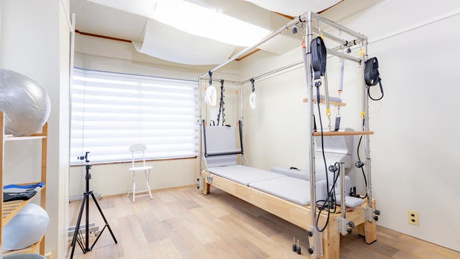 【日暮里10分、鶯谷6分】完全個室のマシンピラティススタジオ|大きな窓で開放的|備品は全て無料|綺麗&清潔の写真3