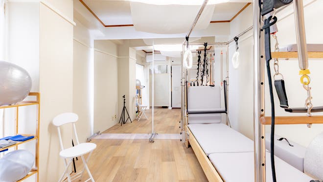 【日暮里10分、鶯谷6分】完全個室のマシンピラティススタジオ|大きな窓で開放的|備品は全て無料|綺麗&清潔の写真6