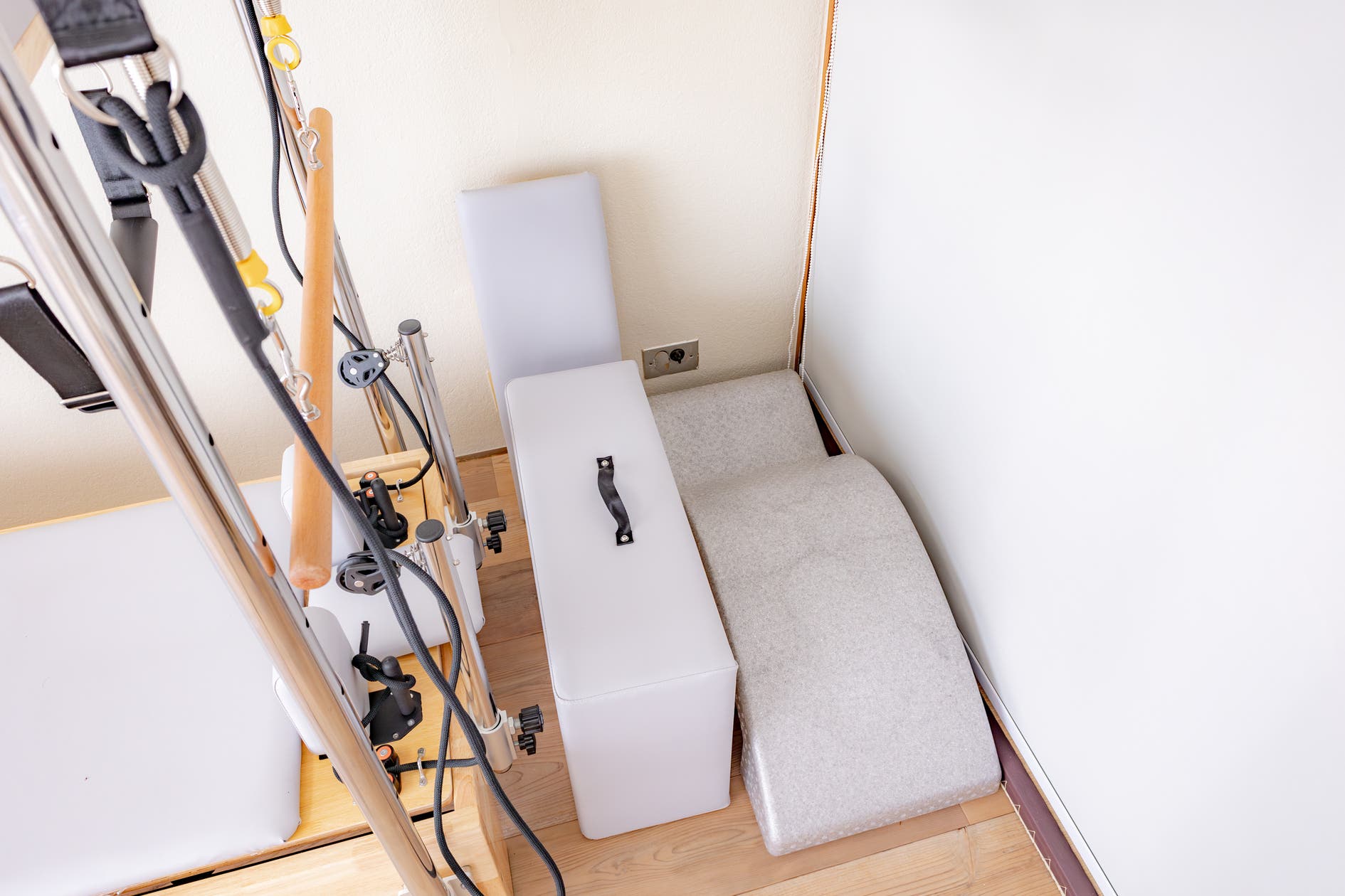 【日暮里10分、鶯谷6分】完全個室のマシンピラティススタジオ｜大きな窓で開放的｜備品は全て無料｜綺麗&清潔の写真15