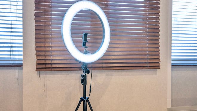 【横浜駅徒歩2分】最大着席22名✨120㌅大型モニター✨会議💻️サテライトオフィス🏢セミナー💎撮影🎥勉強会の写真26