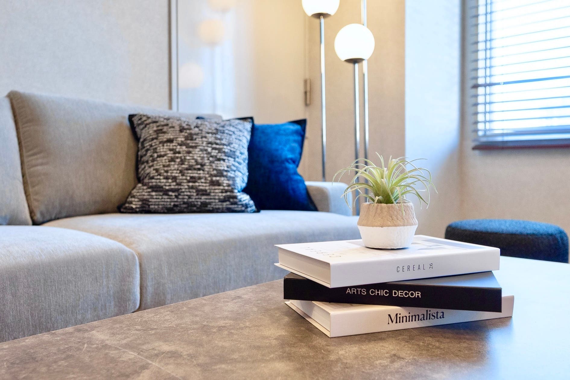 【横浜駅徒歩2分】最大着席22名✨120㌅大型モニター✨会議💻️サテライトオフィス🏢セミナー💎撮影🎥勉強会の写真15