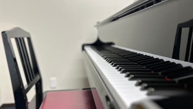 【Studio 2A】グランドピアノ完備!最大4名様までご利用いただける音楽スタジオです。の写真4