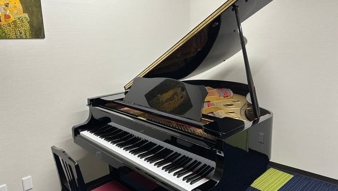 【Studio 2A】グランドピアノ完備!最大4名様までご利用いただける音楽スタジオです。の写真7