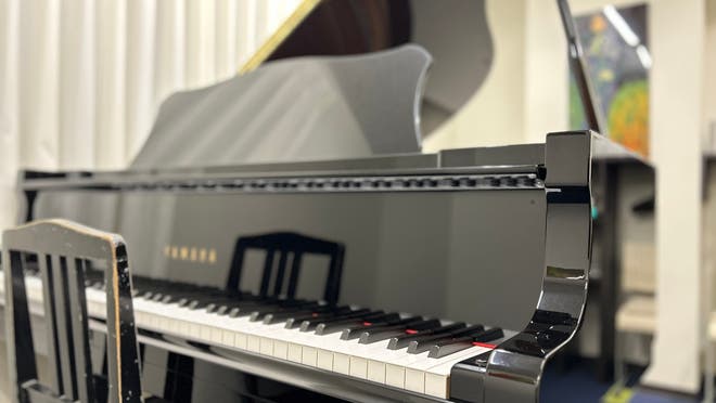 【Studio 2C】グランドピアノ完備!最大4名様までご利用いただける音楽スタジオです。の写真3