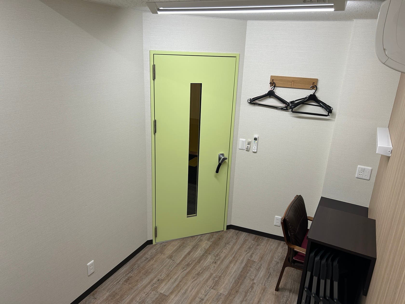 【Studio 2B】小さい防音スタジオ、最大3名様までご利用いただける音楽スタジオです。の写真1