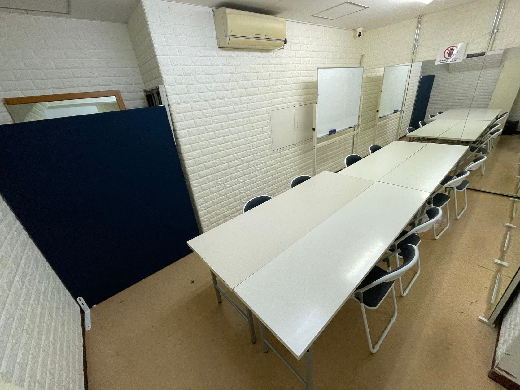 JR新宿駅南口より徒歩4分、THビル2階Dルームの写真1