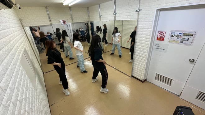 JR新宿駅南口より徒歩4分、THビル2階Dルームの写真3