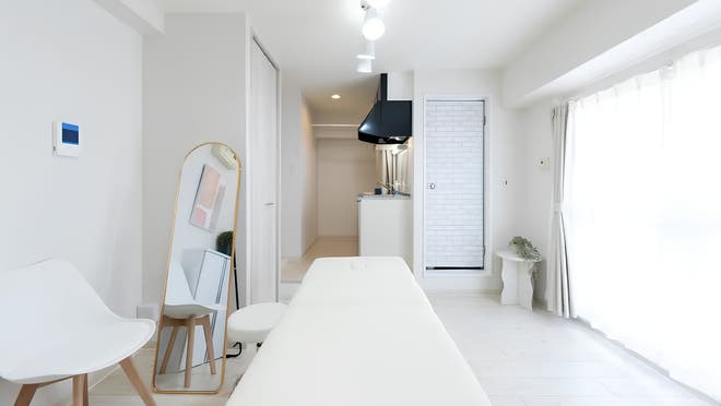 【初めての方大歓迎】 鶴見駅徒歩3分 シンプルでおしゃれな完全個室のプライベートサロン🌿の写真1