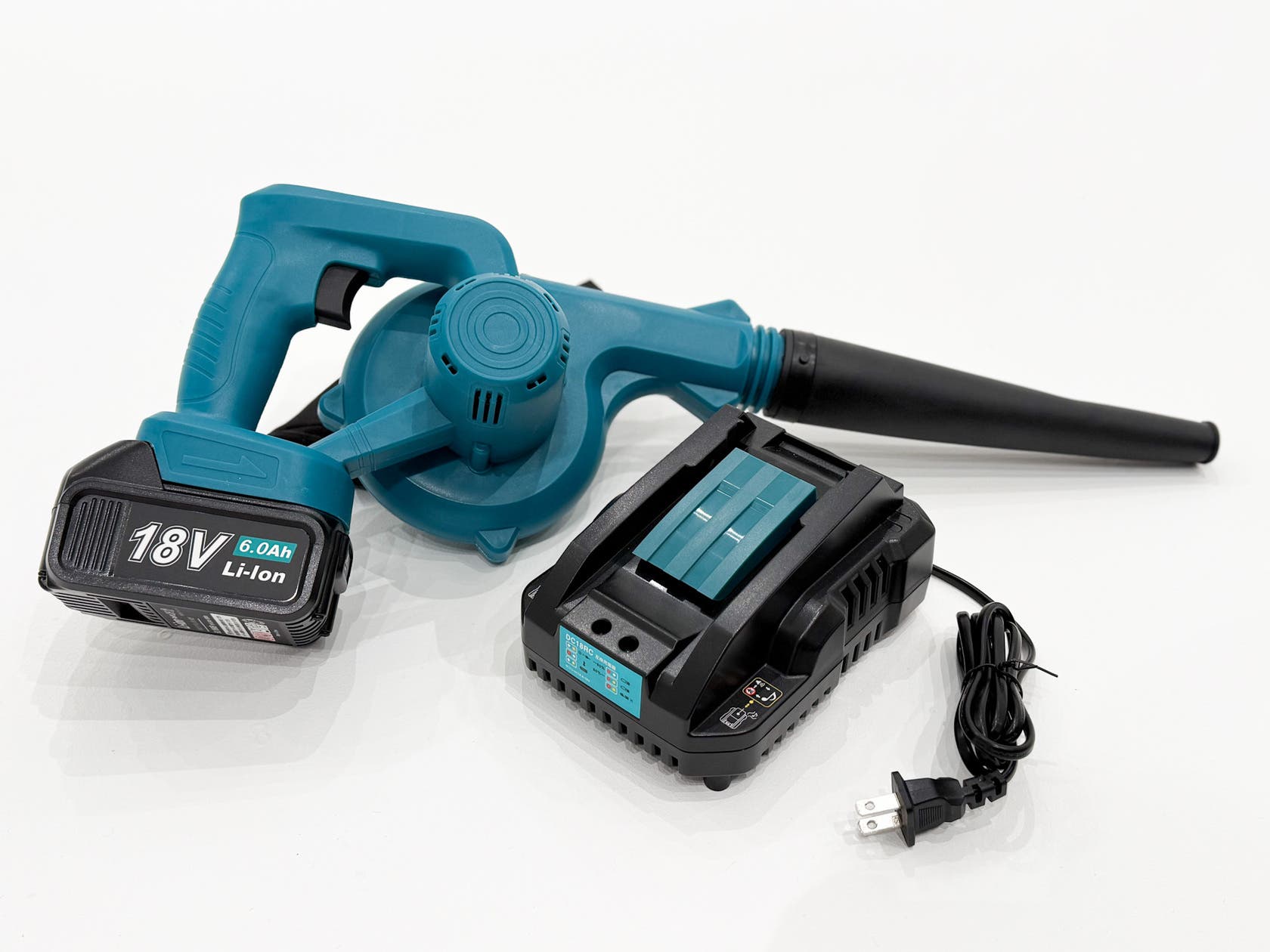 【超エキチカ✨新宿三丁目駅徒歩1分】天井高3ｍ/広々64㎡/8mの窓から溢れる陽の光/プロカメラマン監修の空間・機材（無料）の写真21