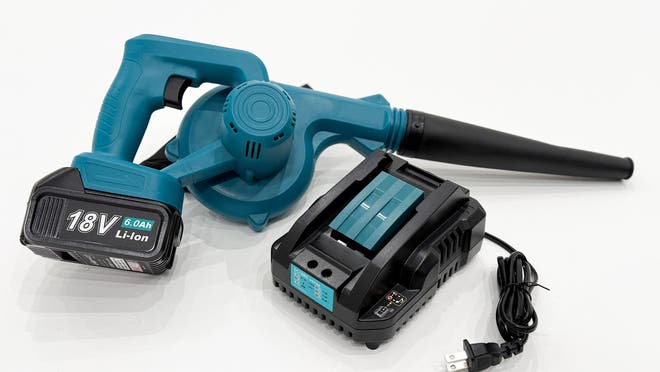 【超エキチカ✨新宿三丁目駅徒歩1分】天井高3m/広々64㎡/8mの窓から溢れる陽の光/プロカメラマン監修の空間・機材(無料)の写真21