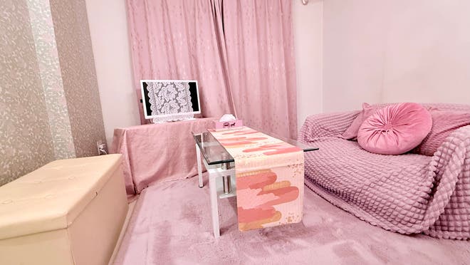 新宿御苑前駅徒歩5分🩷鑑賞・推し活・女子会に|SNS映え内装 チェキ本体&ボドゲ各種無料貸出 短時間〜長時間までゆったり✨の写真2