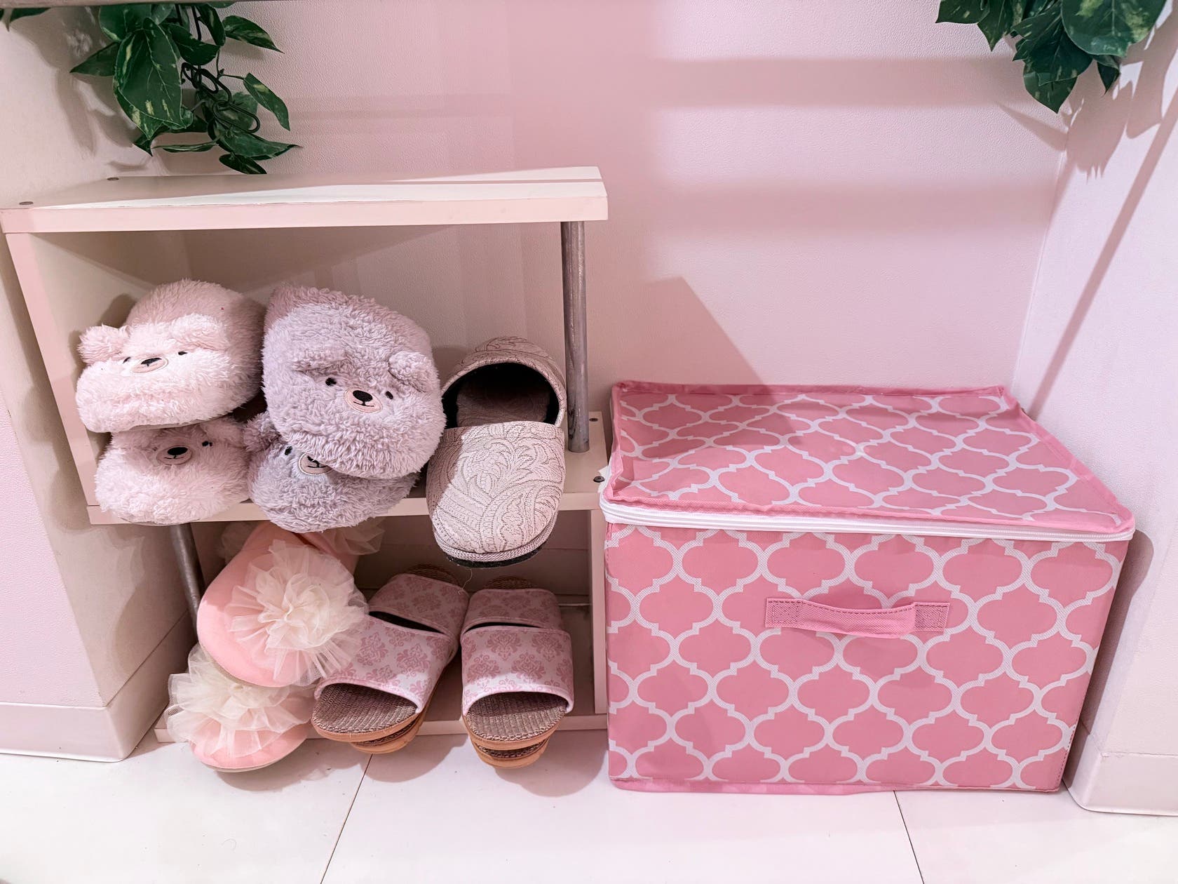 新宿御苑前駅徒歩5分🩷鑑賞・推し活・女子会に｜SNS映え内装　チェキ本体&ボドゲ各種無料貸出　短時間〜長時間までゆったり✨の写真23