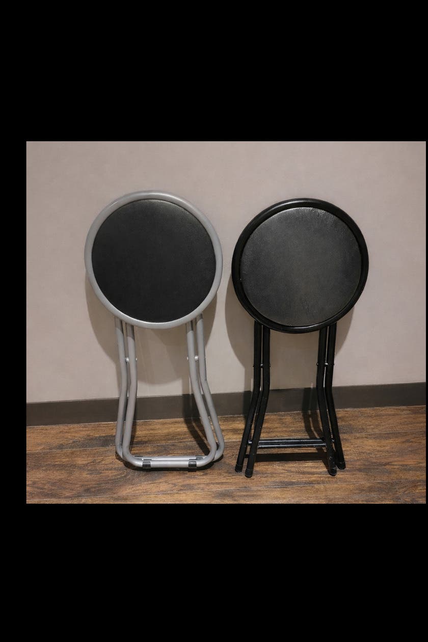 パイプ椅子（５脚）の画像1