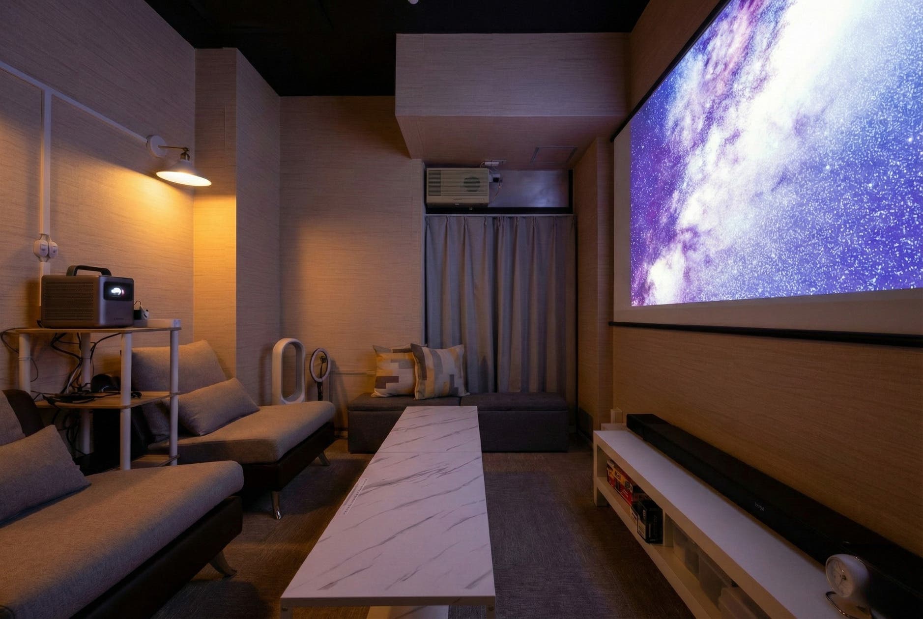 セレコレ🌳価格破壊💰最大10名🉐ｼｱﾀｰ✨ﾌﾟﾛｼﾞｪｸﾀ📽️映画🐈‍⬛デート💓ゲーム🎮女子会💗bonny秋葉原の写真1