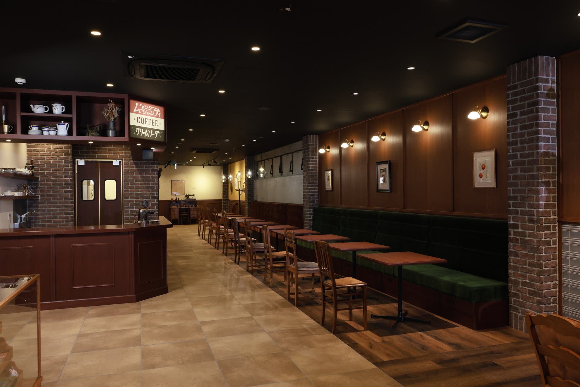 近鉄奈良駅から徒歩6分、JR奈良駅から徒歩10分の喫茶店。2024年オープンで新しい店内。の写真1